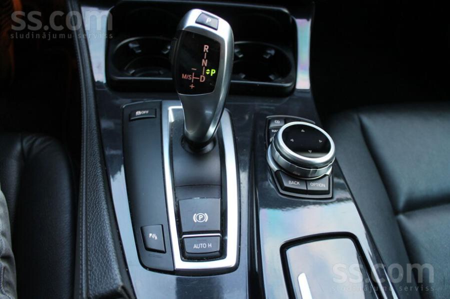 Black BMW 520 2010 in Riga, with an engine capacity of 2.00 L and mileage of 0 thousand km for 6650 €, photo 23 on AUTOMOTO.COM.LV