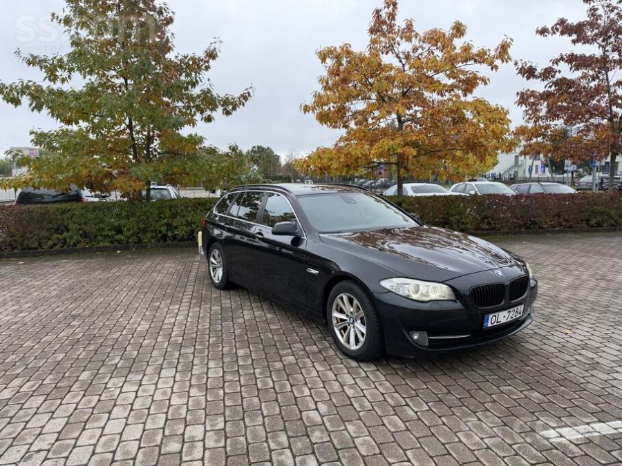 Melns BMW 520 2010 Jelgava, ar dzinēja tilpumu 2.00 L un nobraukumu 345 tūkst. km par 8200 €, foto 1 vietnē AUTOMOTO.COM.LV