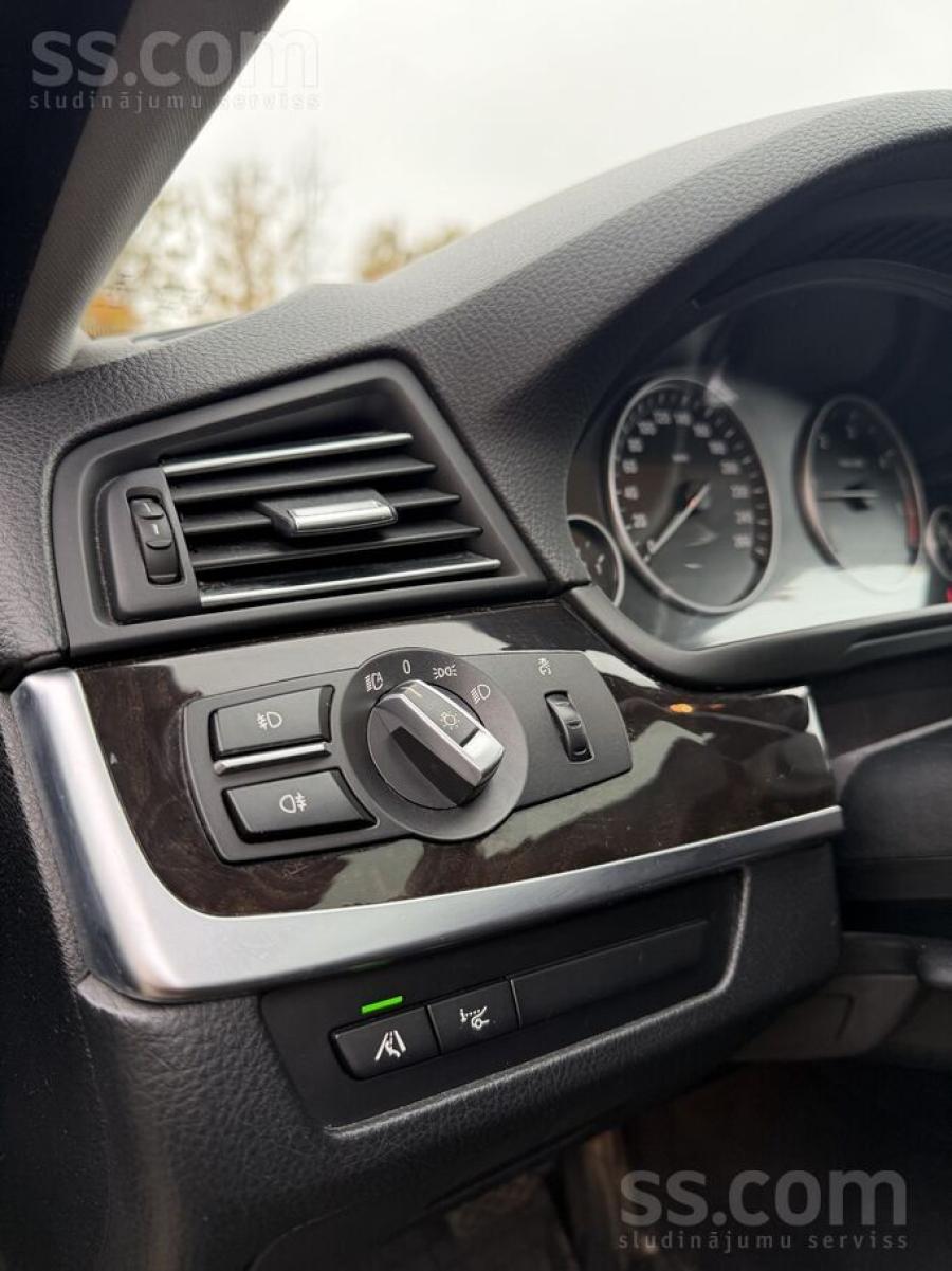 Melns BMW 520 2010 Jelgava, ar dzinēja tilpumu 2.00 L un nobraukumu 345 tūkst. km par 8200 €, foto 17 vietnē AUTOMOTO.COM.LV