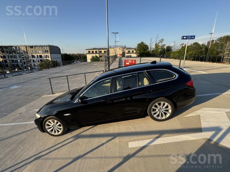 Black BMW 520 2011 in Riga, with an engine capacity of 2.00 L and mileage of 238 thousand km for 7000 €, photo 2 on AUTOMOTO.COM.LV
