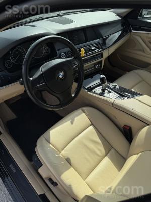 Black BMW 520 2011 in Riga, with an engine capacity of 2.00 L and mileage of 238 thousand km for 7000 €, photo 10 on AUTOMOTO.COM.LV