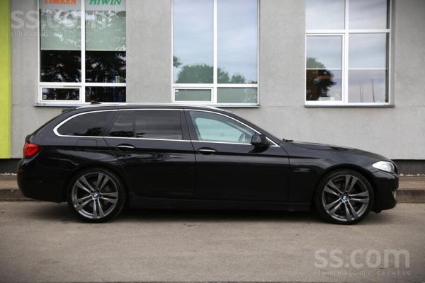 Melns BMW 520 2011 Rīga, ar dzinēja tilpumu 2.00 L un nobraukumu 0 tūkst. km par 6995 €, foto 3 vietnē AUTOMOTO.COM.LV