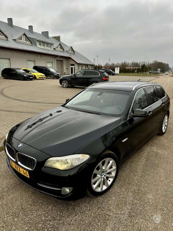 Melns BMW 520 2011 Marijampole, ar dzinēja tilpumu 2.00 L un nobraukumu 230 tūkst. km par 7999 €, foto 1 vietnē AUTOMOTO.COM.LV