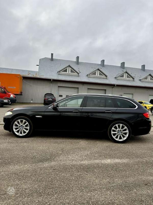 Melns BMW 520 2011 Marijampole, ar dzinēja tilpumu 2.00 L un nobraukumu 230 tūkst. km par 7999 €, foto 3 vietnē AUTOMOTO.COM.LV