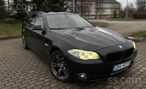 Black BMW 520 2011 in Dobele, with an engine capacity of 2.00 L and mileage of 274 thousand km for 7700 €, photo 3 on AUTOMOTO.COM.LV