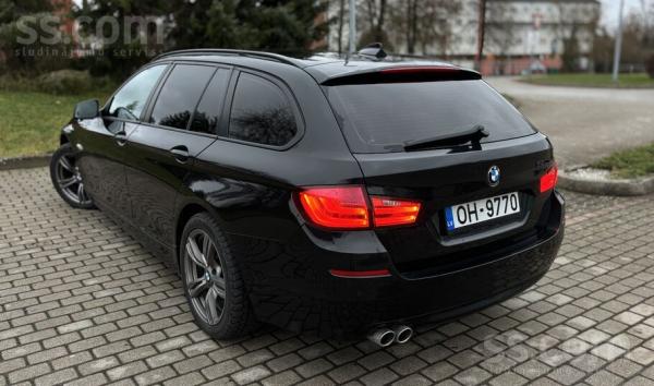 Black BMW 520 2011 in Dobele, with an engine capacity of 2.00 L and mileage of 274 thousand km for 7700 €, photo 4 on AUTOMOTO.COM.LV
