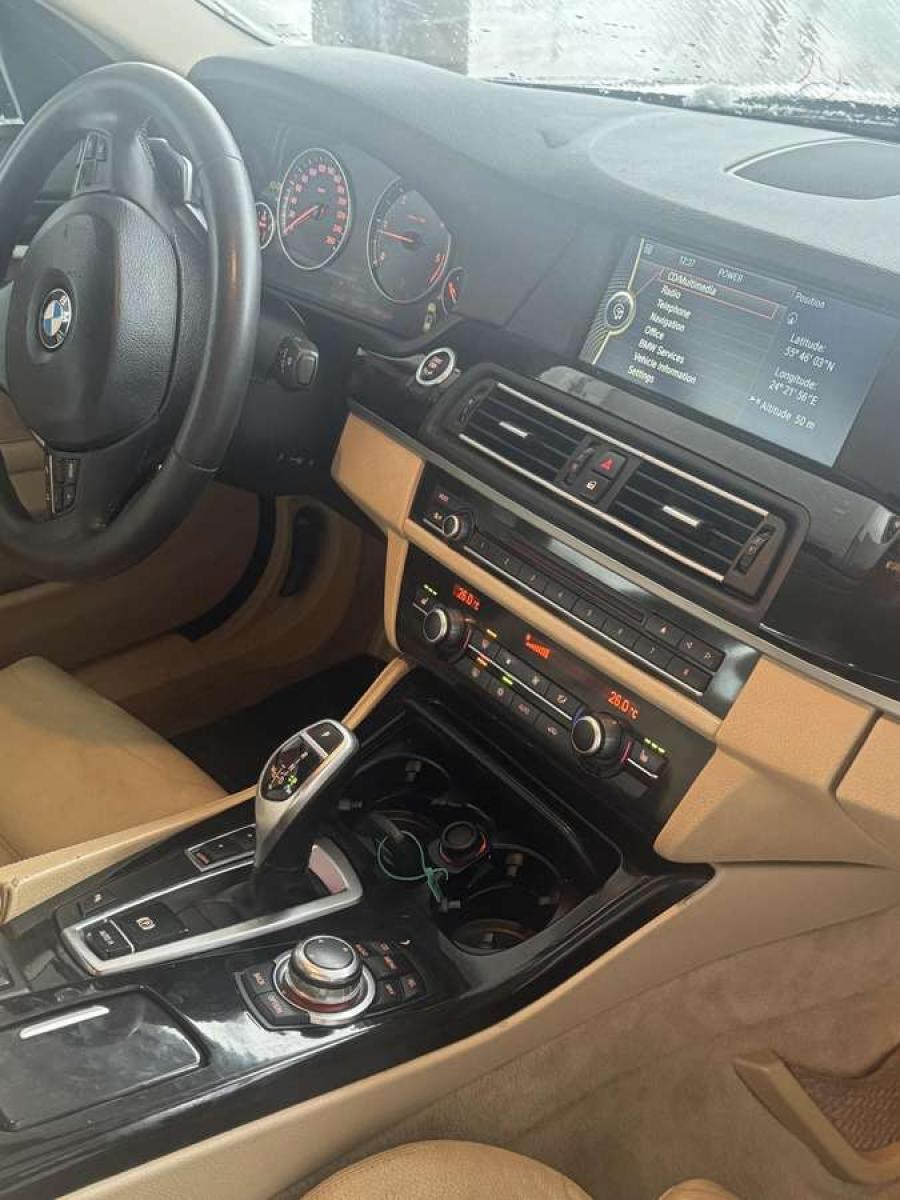 Melns BMW 520 2011 Panevēža, ar dzinēja tilpumu 2.00 L un nobraukumu 288 tūkst. km par 6399 €, foto 14 vietnē AUTOMOTO.COM.LV