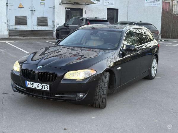 Black BMW 520 2011 in Vilnius, with an engine capacity of 2.00 L and mileage of 202 thousand km for 9100 €, photo 6 on AUTOMOTO.COM.LV