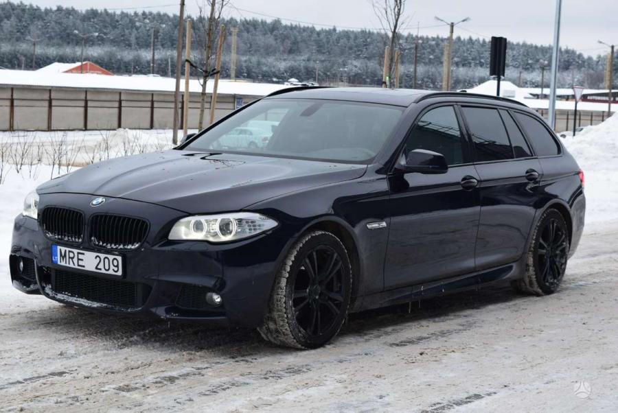 Black BMW 520 2011 in Vilnius, with an engine capacity of 2.00 L and mileage of 301 thousand km for 9900 €, photo 1 on AUTOMOTO.COM.LV