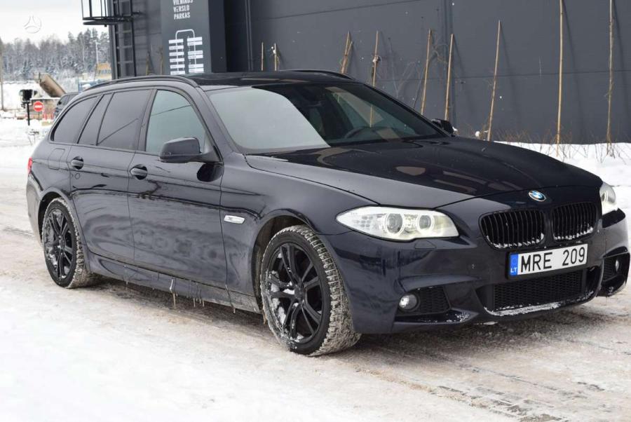 Black BMW 520 2011 in Vilnius, with an engine capacity of 2.00 L and mileage of 301 thousand km for 9900 €, photo 3 on AUTOMOTO.COM.LV