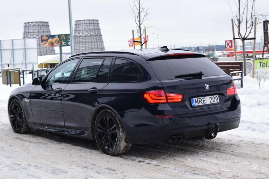 Black BMW 520 2011 in Vilnius, with an engine capacity of 2.00 L and mileage of 301 thousand km for 9900 €, photo 6 on AUTOMOTO.COM.LV