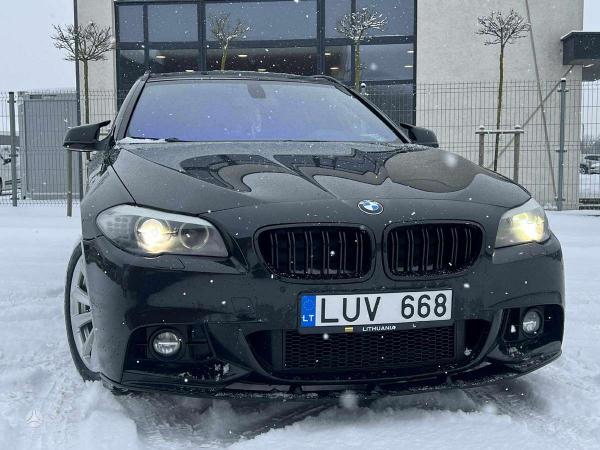 Black BMW 520 2011 in Kaunas, with an engine capacity of 2.00 L and mileage of 4400 thousand km for 7300 €, photo 4 on AUTOMOTO.COM.LV