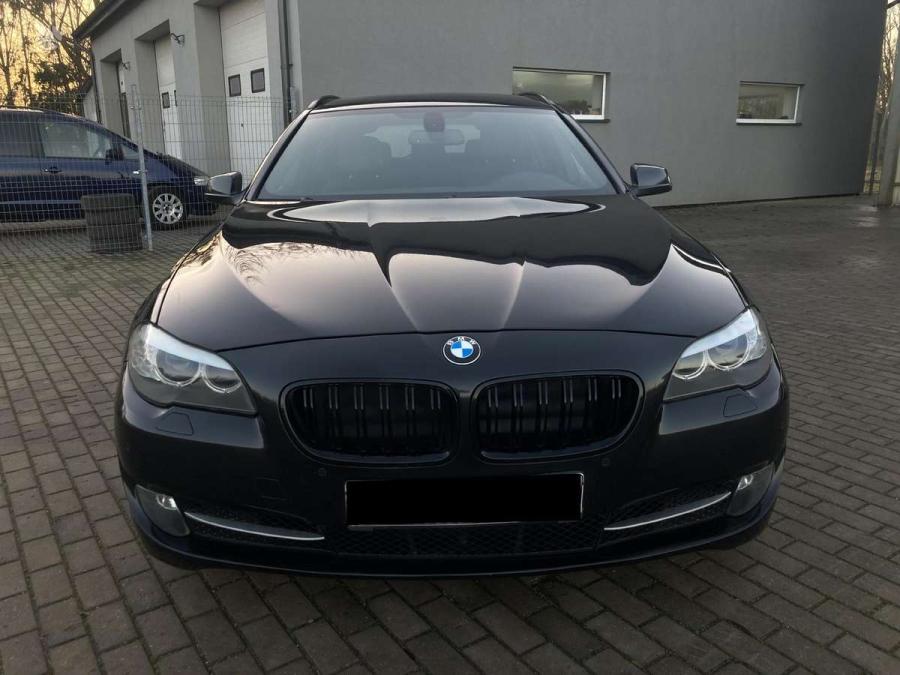 Black BMW 520 2011 in Marijampole, with an engine capacity of 2.00 L and mileage of 271 thousand km for 6750 €, photo 2 on AUTOMOTO.COM.LV