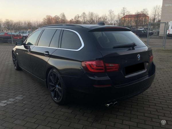 Melns BMW 520 2011 Marijampole, ar dzinēja tilpumu 2.00 L un nobraukumu 271 tūkst. km par 6750 €, foto 7 vietnē AUTOMOTO.COM.LV