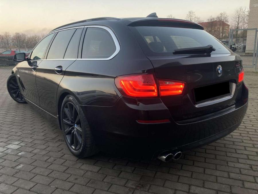 Black BMW 520 2011 in Marijampole, with an engine capacity of 2.00 L and mileage of 271 thousand km for 6750 €, photo 14 on AUTOMOTO.COM.LV