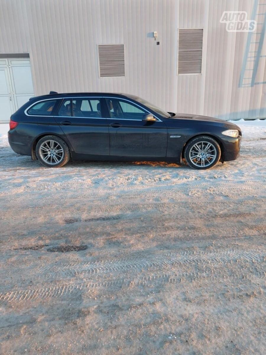 Black BMW 520 2011 in Mazeikiai, with an engine capacity of 2.00 L and mileage of 198 thousand km for 8300 €, photo 3 on AUTOMOTO.COM.LV