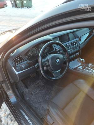 Black BMW 520 2011 in Mazeikiai, with an engine capacity of 2.00 L and mileage of 198 thousand km for 8300 €, photo 11 on AUTOMOTO.COM.LV