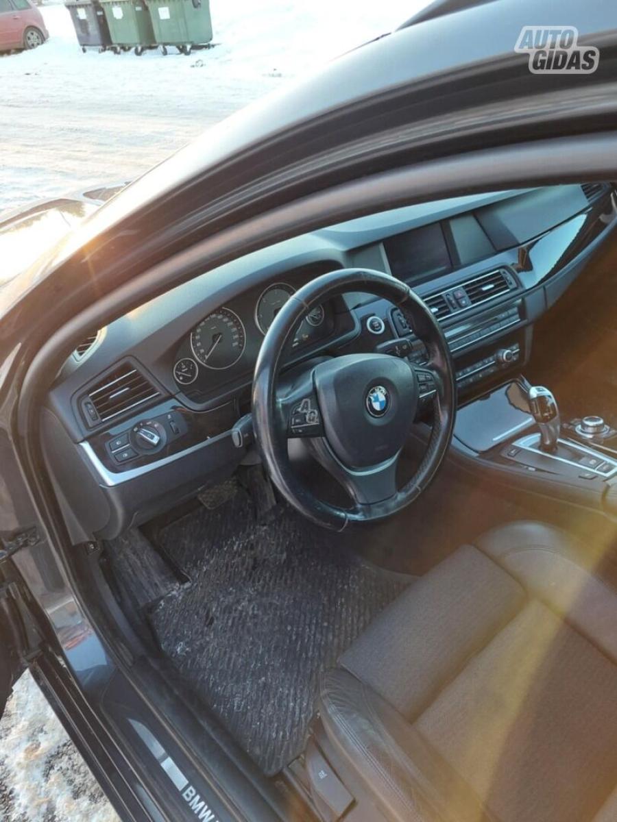 Black BMW 520 2011 in Mazeikiai, with an engine capacity of 2.00 L and mileage of 198 thousand km for 8300 €, photo 11 on AUTOMOTO.COM.LV