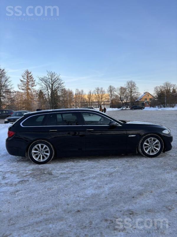 Black BMW 520 2011 in Liepaja, with an engine capacity of 2.00 L and mileage of 319 thousand km for 8100 €, photo 2 on AUTOMOTO.COM.LV