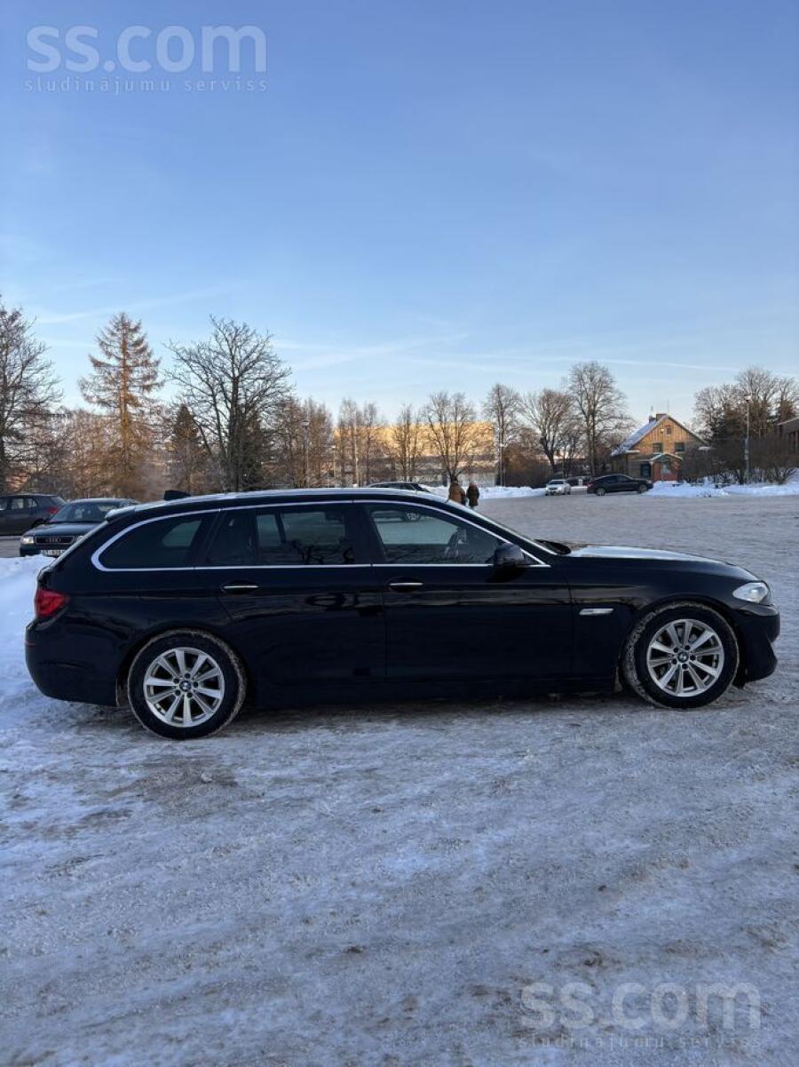 Black BMW 520 2011 in Liepaja, with an engine capacity of 2.00 L and mileage of 319 thousand km for 8100 €, photo 2 on AUTOMOTO.COM.LV