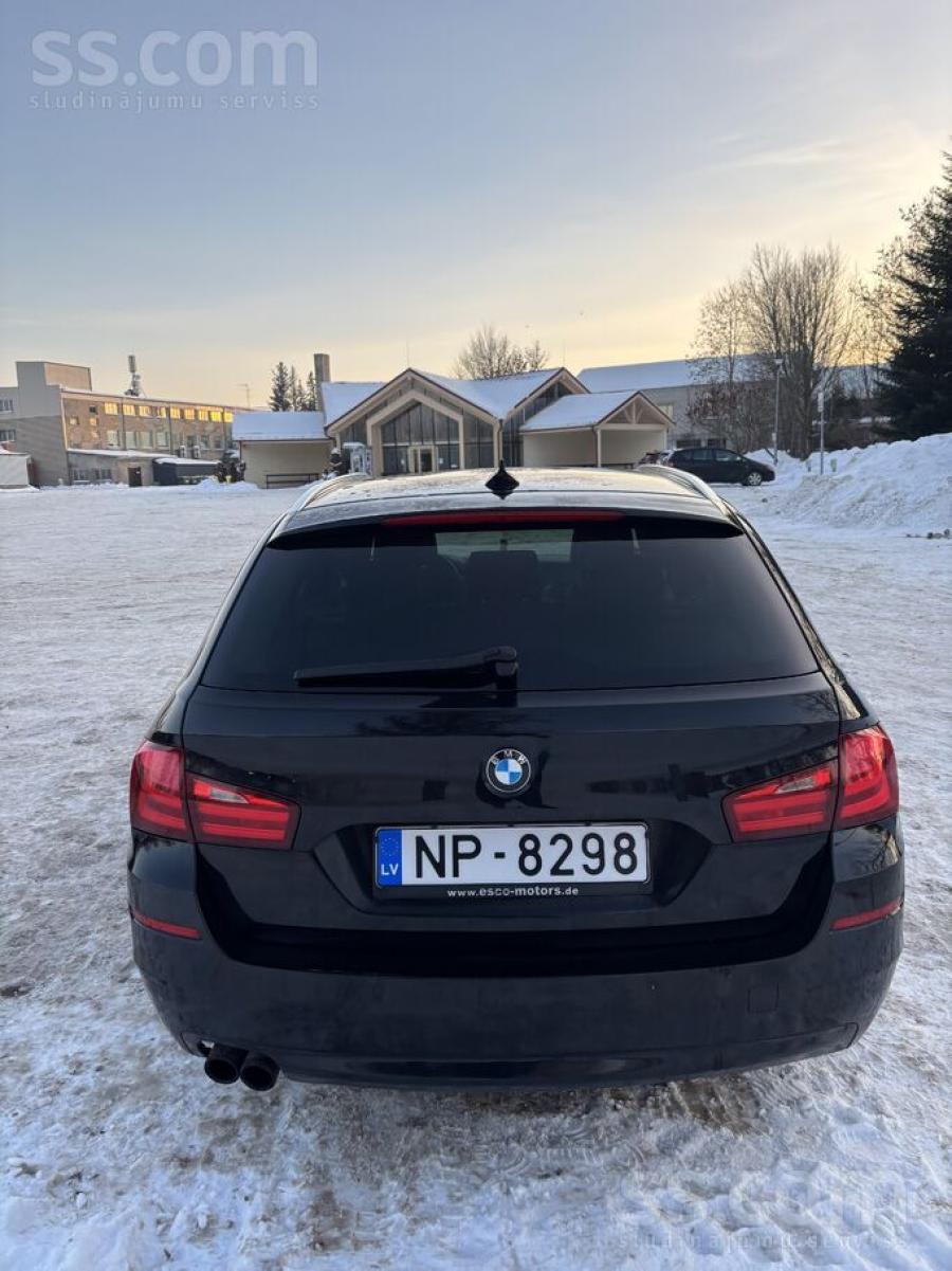 Black BMW 520 2011 in Liepaja, with an engine capacity of 2.00 L and mileage of 319 thousand km for 8100 €, photo 3 on AUTOMOTO.COM.LV
