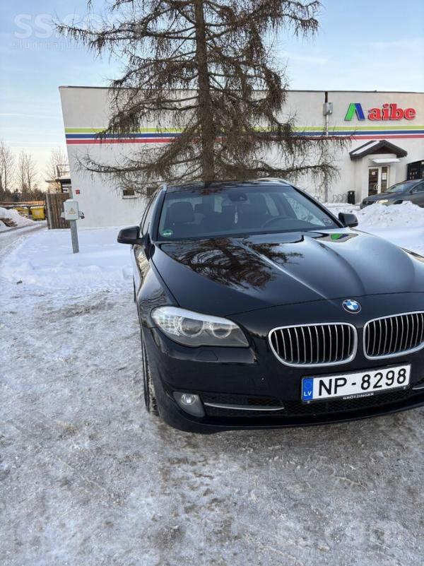 Black BMW 520 2011 in Liepaja, with an engine capacity of 2.00 L and mileage of 319 thousand km for 8100 €, photo 5 on AUTOMOTO.COM.LV