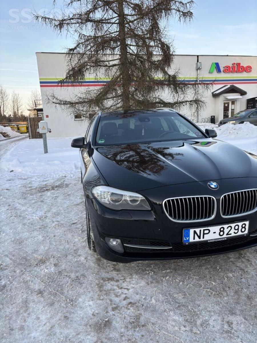 Black BMW 520 2011 in Liepaja, with an engine capacity of 2.00 L and mileage of 319 thousand km for 8100 €, photo 5 on AUTOMOTO.COM.LV