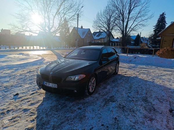 Melns BMW 520 2011 Panevēža, ar dzinēja tilpumu 2.00 L un nobraukumu 306 tūkst. km par 7200 €, foto 1 vietnē AUTOMOTO.COM.LV