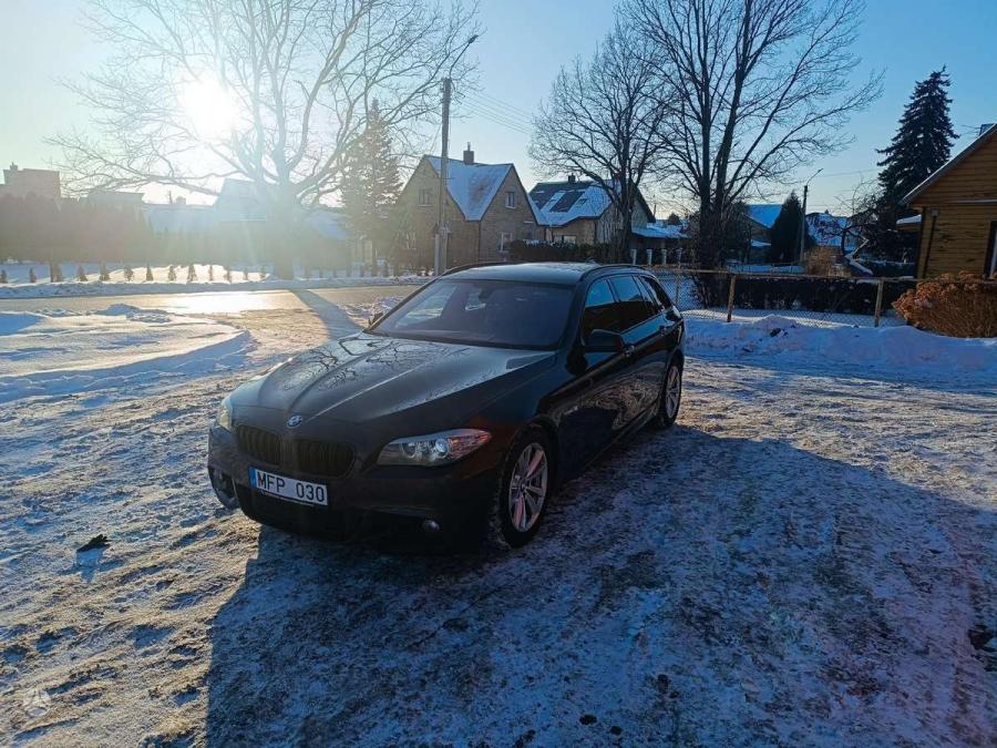 Black BMW 520 2011 in Panevezys, with an engine capacity of 2.00 L and mileage of 306 thousand km for 7200 €, photo 1 on AUTOMOTO.COM.LV
