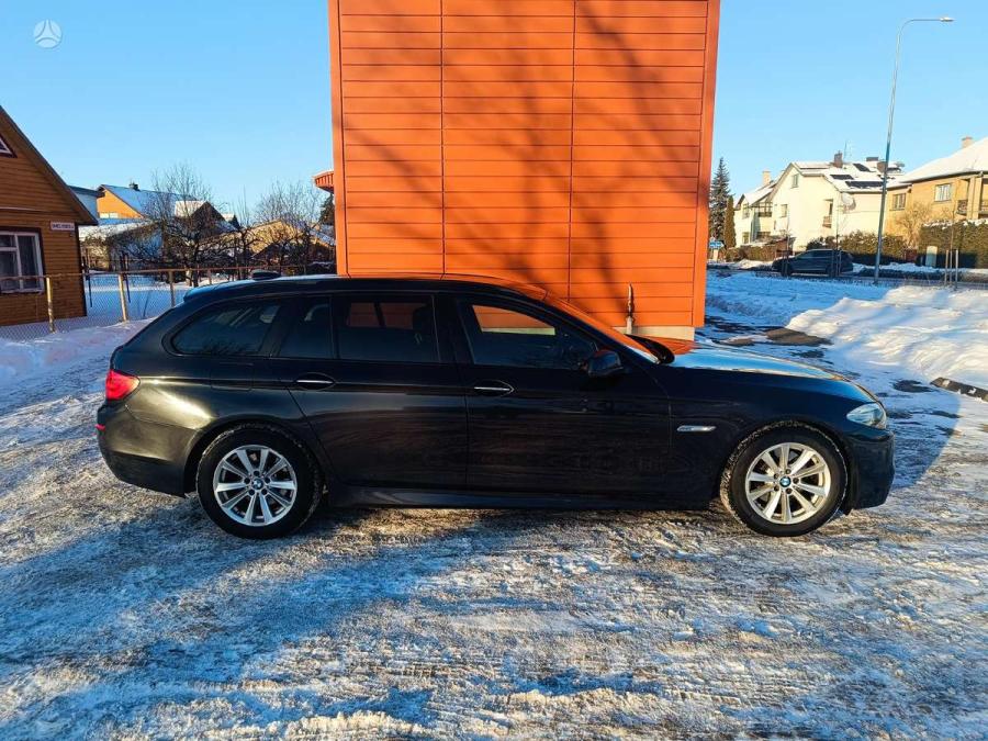 Black BMW 520 2011 in Panevezys, with an engine capacity of 2.00 L and mileage of 306 thousand km for 7200 €, photo 4 on AUTOMOTO.COM.LV