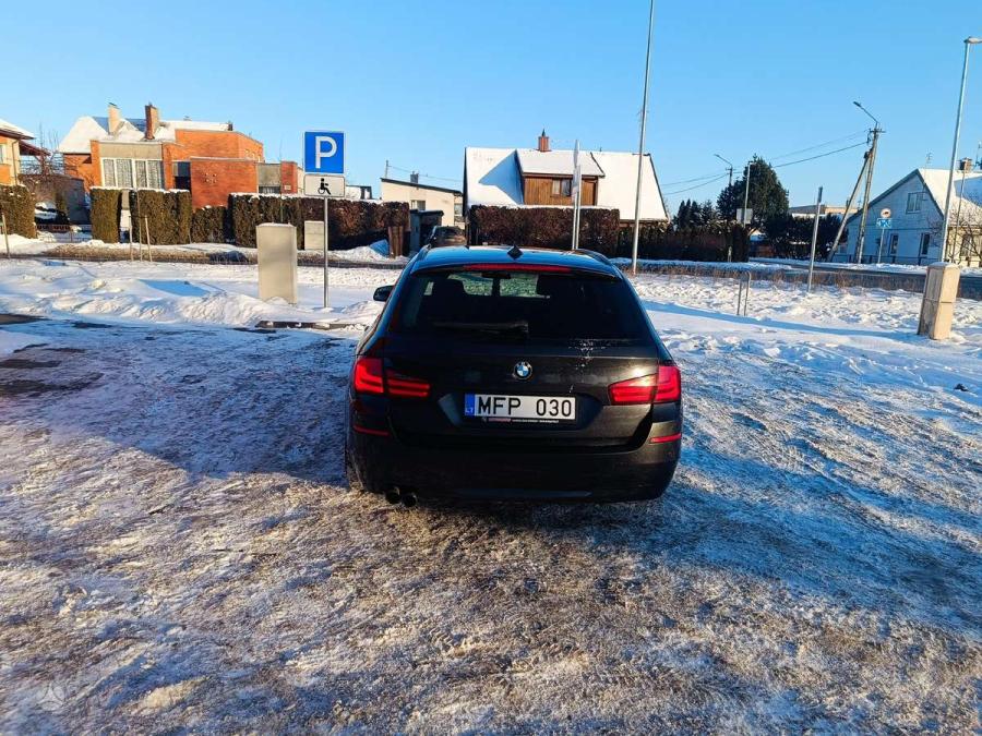 Black BMW 520 2011 in Panevezys, with an engine capacity of 2.00 L and mileage of 306 thousand km for 7200 €, photo 7 on AUTOMOTO.COM.LV