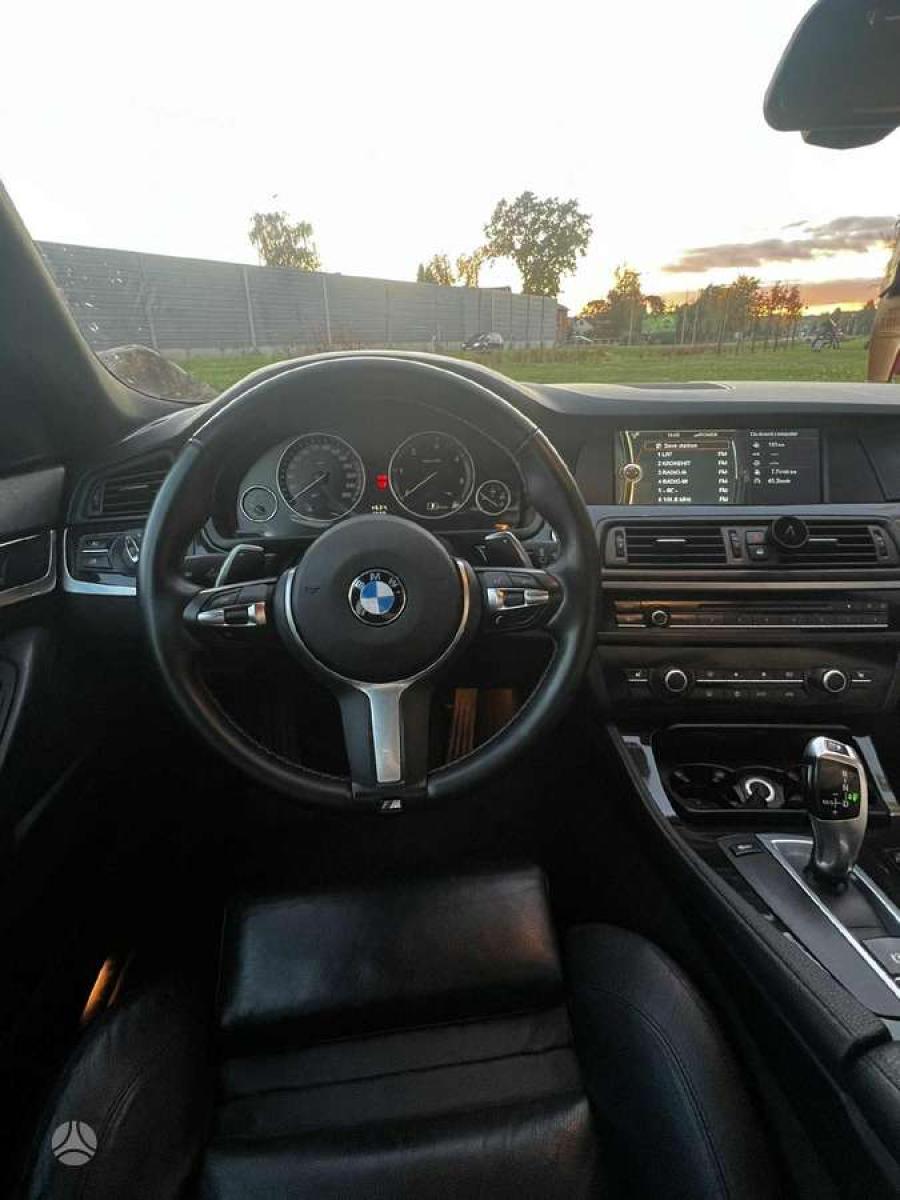 Black BMW 520 2011 in Panevezys, with an engine capacity of 2.00 L and mileage of 306 thousand km for 7200 €, photo 9 on AUTOMOTO.COM.LV