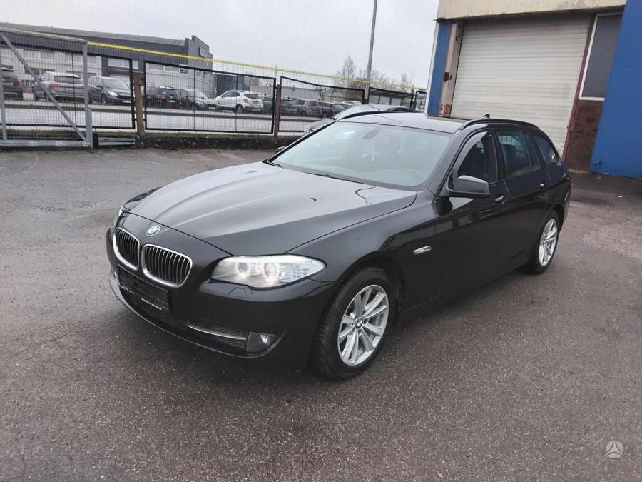 Melns BMW 520 2011 Šauļi, ar dzinēja tilpumu 2.00 L un nobraukumu 251 tūkst. km par 5900 €, foto 2 vietnē AUTOMOTO.COM.LV