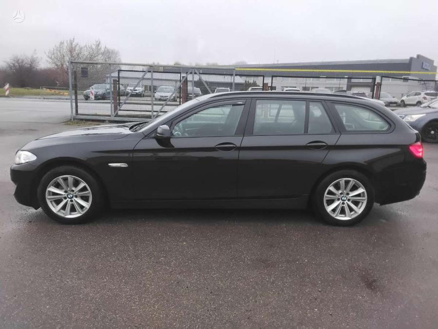 Melns BMW 520 2011 Šauļi, ar dzinēja tilpumu 2.00 L un nobraukumu 251 tūkst. km par 5900 €, foto 3 vietnē AUTOMOTO.COM.LV
