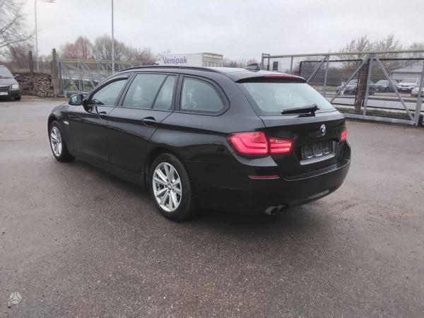 Melns BMW 520 2011 Šauļi, ar dzinēja tilpumu 2.00 L un nobraukumu 251 tūkst. km par 5900 €, foto 4 vietnē AUTOMOTO.COM.LV