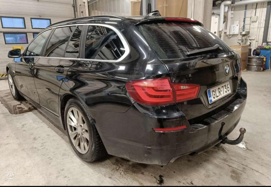 Melns BMW 520 2011 Kauņa, ar dzinēja tilpumu 0.00 L un nobraukumu 400 tūkst. km par 4990 €, foto 3 vietnē AUTOMOTO.COM.LV