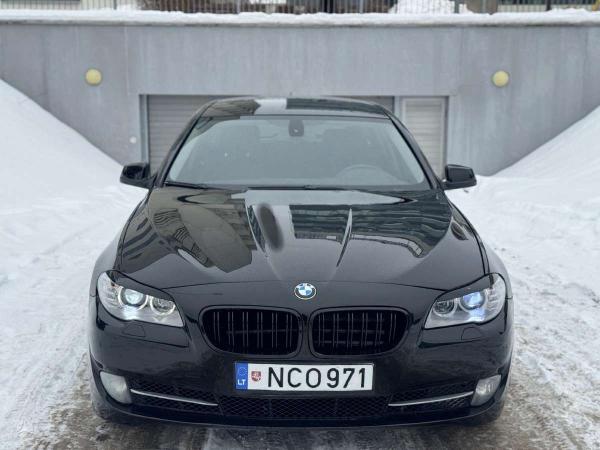 Melns BMW 520 2011 Viļņa, ar dzinēja tilpumu 2.00 L un nobraukumu 361 tūkst. km par 8200 €, foto 2 vietnē AUTOMOTO.COM.LV
