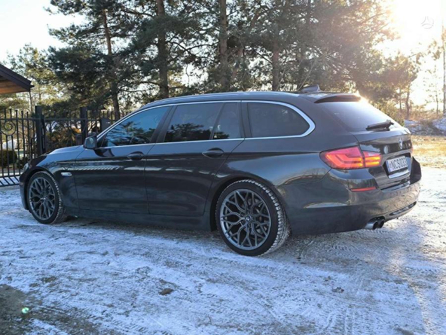 Melns BMW 520 2011 Jurbarkas, ar dzinēja tilpumu 2.00 L un nobraukumu 320 tūkst. km par 7900 €, foto 4 vietnē AUTOMOTO.COM.LV