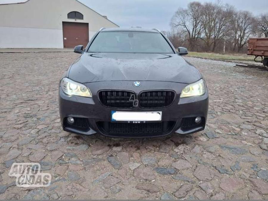 Black BMW 520 2011 in Pakruojis, with an engine capacity of 2.00 L and mileage of 222 thousand km for 7700 €, photo 1 on AUTOMOTO.COM.LV