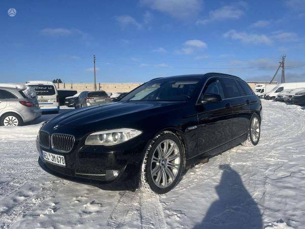 Black BMW 520 2011 in Taurage, with an engine capacity of 2.00 L and mileage of 287 thousand km for 6800 €, photo 1 on AUTOMOTO.COM.LV