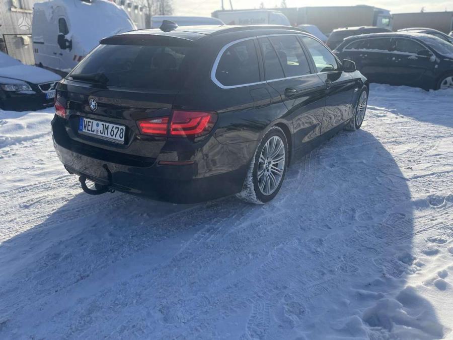 Black BMW 520 2011 in Taurage, with an engine capacity of 2.00 L and mileage of 287 thousand km for 6800 €, photo 8 on AUTOMOTO.COM.LV