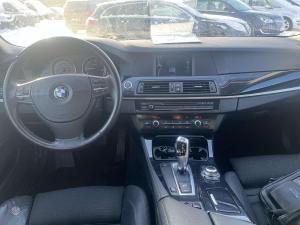 Black BMW 520 2011 in Taurage, with an engine capacity of 2.00 L and mileage of 287 thousand km for 6800 €, photo 10 on AUTOMOTO.COM.LV