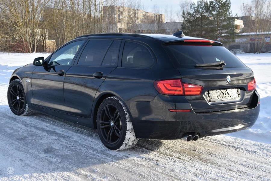 Melns BMW 520 2011 Viļņa, ar dzinēja tilpumu 2.00 L un nobraukumu 294 tūkst. km par 7999 €, foto 2 vietnē AUTOMOTO.COM.LV