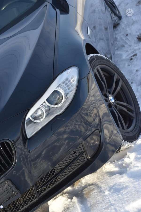Black BMW 520 2011 in Vilnius, with an engine capacity of 2.00 L and mileage of 294 thousand km for 7999 €, photo 10 on AUTOMOTO.COM.LV