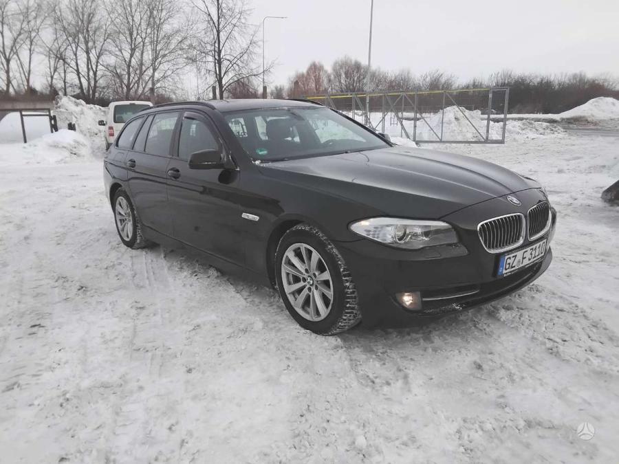 Melns BMW 520 2011 Šauļi, ar dzinēja tilpumu 2.00 L un nobraukumu 252 tūkst. km par 5900 €, foto 2 vietnē AUTOMOTO.COM.LV