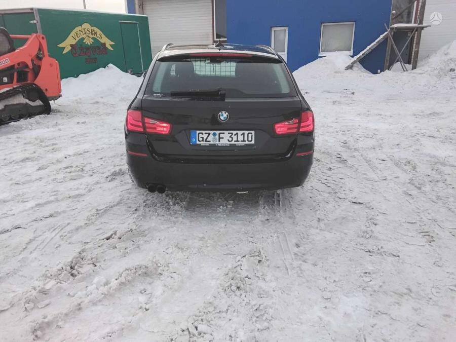 Melns BMW 520 2011 Šauļi, ar dzinēja tilpumu 2.00 L un nobraukumu 252 tūkst. km par 5900 €, foto 5 vietnē AUTOMOTO.COM.LV