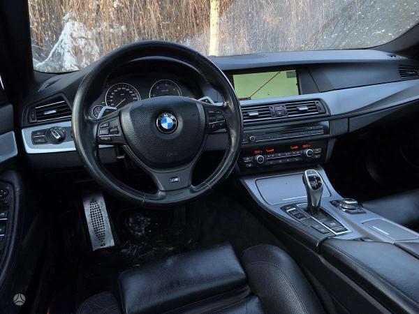 Black BMW 520 2011 in Kaunas, with an engine capacity of 2.00 L and mileage of 300 thousand km for 7999 €, photo 9 on AUTOMOTO.COM.LV