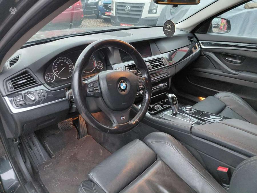 Black BMW 520 2011 in Vilnius, with an engine capacity of 2.00 L and mileage of 395 thousand km for 8000 €, photo 6 on AUTOMOTO.COM.LV