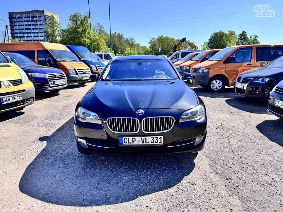 Black BMW 520 2011 in Vilnius, with an engine capacity of 2.00 L and mileage of 277 thousand km for 7999 €, photo 9 on AUTOMOTO.COM.LV