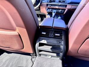Black BMW 520 2011 in Vilnius, with an engine capacity of 2.00 L and mileage of 277 thousand km for 7999 €, photo 18 on AUTOMOTO.COM.LV